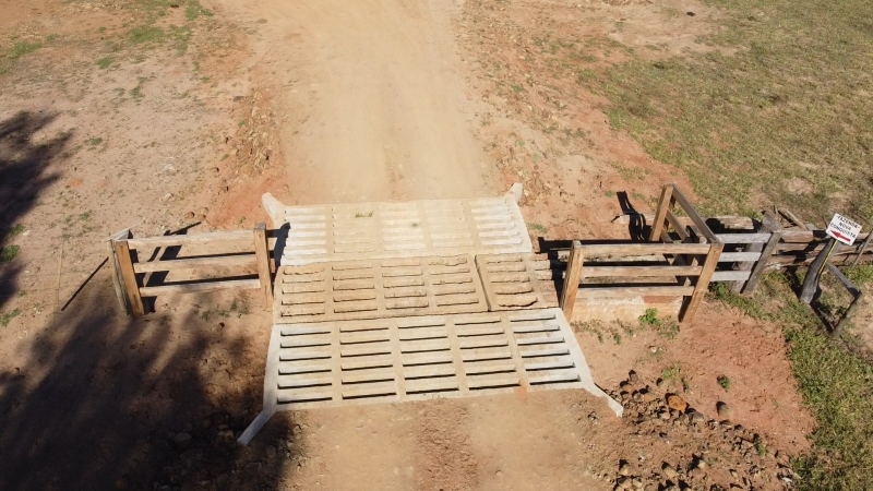 Costa Rica substitui mais de 130 mata-burros de madeira por de concreto